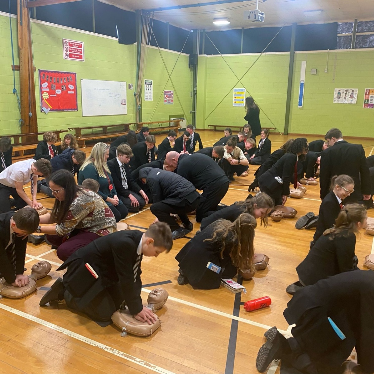 Fulston Manor School - Lesson In Life Saving For Students